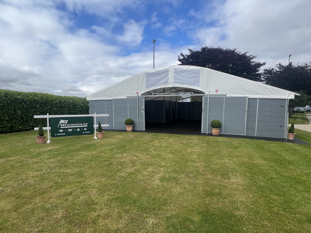 TEMPORARY STABLE HIRE - Woodhouse